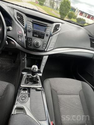 Melns Hyundai i40 2013 Aizkraukle, ar dzinēja tilpumu 1.60 L un nobraukumu 201 tūkst. km par 3500 €, foto 13 vietnē AUTOMOTO.COM.LV