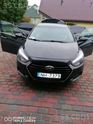 Black Hyundai i40 2015 in Riga, with an engine capacity of 1.70 L and mileage of 236 thousand km for 6500 €, photo 3 on AUTOMOTO.COM.LV