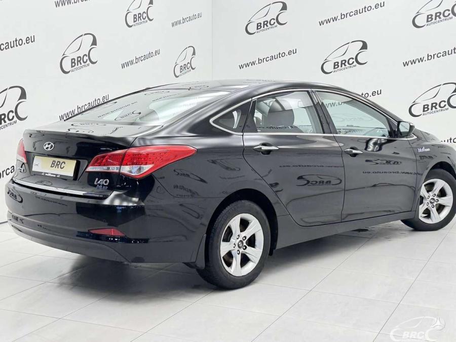 Melns Hyundai i40 2015 Viļņa, ar dzinēja tilpumu 1.59 L un nobraukumu 118 tūkst. km par 5000 €, foto 3 vietnē AUTOMOTO.COM.LV