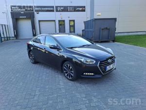 Melns Hyundai i40 2017 Rīga, ar dzinēja tilpumu 1.70 L un nobraukumu 164 tūkst. km par 9500 €, foto  vietnē AUTOMOTO.COM.LV