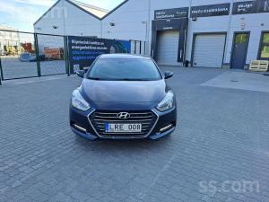 Black Hyundai i40 2017 in Riga, with an engine capacity of 1.70 L and mileage of 164 thousand km for 9500 €, photo 3 on AUTOMOTO.COM.LV