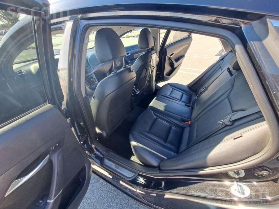 Black Hyundai i40 2017 in Riga, with an engine capacity of 1.70 L and mileage of 164 thousand km for 9500 €, photo 8 on AUTOMOTO.COM.LV