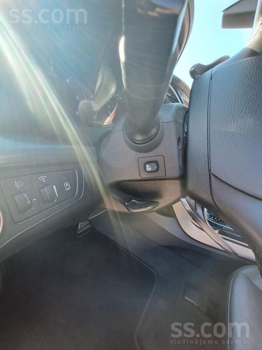 Black Hyundai i40 2017 in Riga, with an engine capacity of 1.70 L and mileage of 164 thousand km for 9500 €, photo 10 on AUTOMOTO.COM.LV