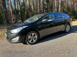 Black Hyundai i40 2011 in Tallinn, with an engine capacity of 1.70 L and mileage of 201 thousand km for 5500 €, photo 3 on AUTOMOTO.COM.LV