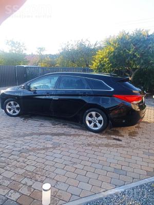 Melns Hyundai i40 2011 Daugavpils, ar dzinēja tilpumu 1.70 L un nobraukumu 250 tūkst. km par 3300 €, foto 5 vietnē AUTOMOTO.COM.LV