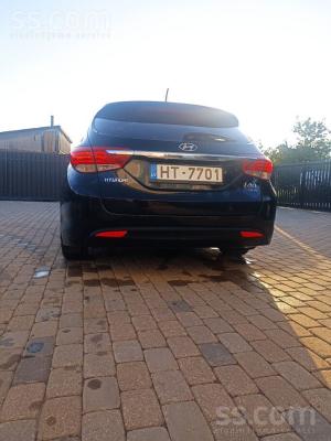 Melns Hyundai i40 2011 Daugavpils, ar dzinēja tilpumu 1.70 L un nobraukumu 250 tūkst. km par 3300 €, foto 6 vietnē AUTOMOTO.COM.LV