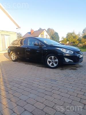 Melns Hyundai i40 2011 Daugavpils, ar dzinēja tilpumu 1.70 L un nobraukumu 250 tūkst. km par 3300 €, foto 7 vietnē AUTOMOTO.COM.LV