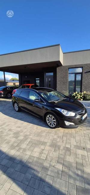 Black Hyundai i40 2011 in Kaunas, with an engine capacity of 1.69 L and mileage of 278 thousand km for 3500 €, photo  on AUTOMOTO.COM.LV