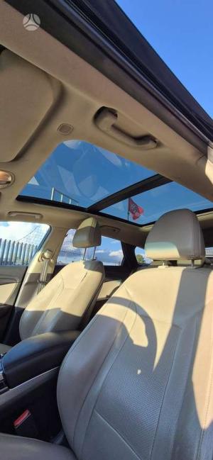 Black Hyundai i40 2011 in Kaunas, with an engine capacity of 1.69 L and mileage of 278 thousand km for 3500 €, photo 8 on AUTOMOTO.COM.LV