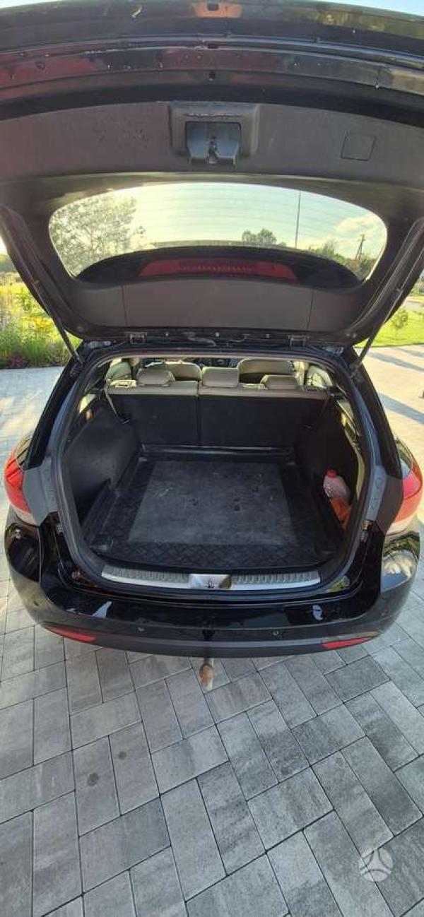 Black Hyundai i40 2011 in Kaunas, with an engine capacity of 1.69 L and mileage of 278 thousand km for 3500 €, photo 10 on AUTOMOTO.COM.LV