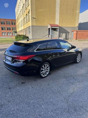 Melns Hyundai i40 2011 Marijampole, ar dzinēja tilpumu 1.69 L un nobraukumu 227 tūkst. km par 5550 €, foto  vietnē AUTOMOTO.COM.LV