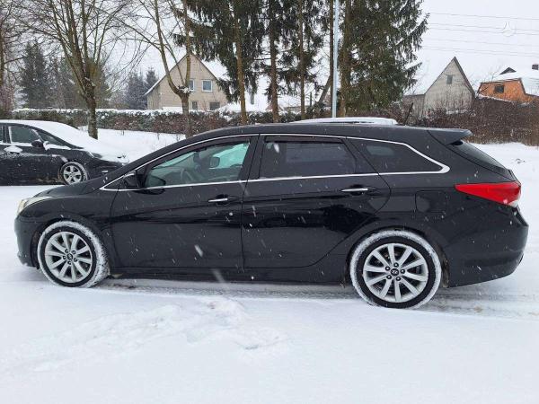 Melns Hyundai i40 2012 Kelmė, ar dzinēja tilpumu 1.70 L un nobraukumu 290 tūkst. km par 4650 €, foto 4 vietnē AUTOMOTO.COM.LV