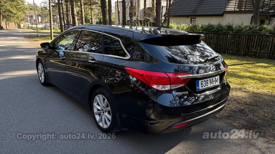 Melns Hyundai i40 2012 Tallina, ar dzinēja tilpumu 2.00 L un nobraukumu 156 tūkst. km par 6999 €, foto 4 vietnē AUTOMOTO.COM.LV