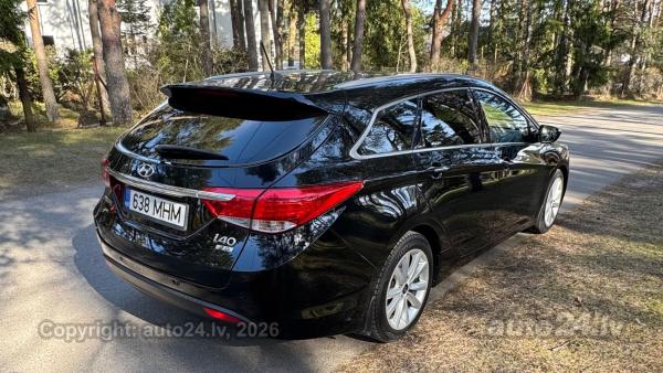 Black Hyundai i40 2012 in Tallinn, with an engine capacity of 2.00 L and mileage of 156 thousand km for 6999 €, photo 5 on AUTOMOTO.COM.LV