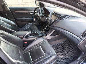 Black Hyundai i40 2012 in Vilnius, with an engine capacity of 2.00 L and mileage of 198 thousand km for 6700 €, photo 17 on AUTOMOTO.COM.LV