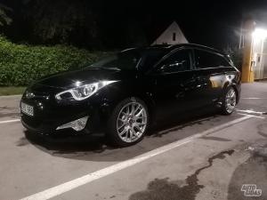Black Hyundai i40 2012 in Vilnius, with an engine capacity of 2.00 L and mileage of 198 thousand km for 6700 €, photo 20 on AUTOMOTO.COM.LV