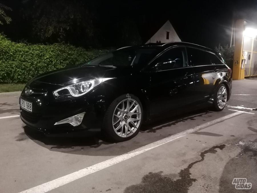 Black Hyundai i40 2012 in Vilnius, with an engine capacity of 2.00 L and mileage of 198 thousand km for 6700 €, photo 20 on AUTOMOTO.COM.LV