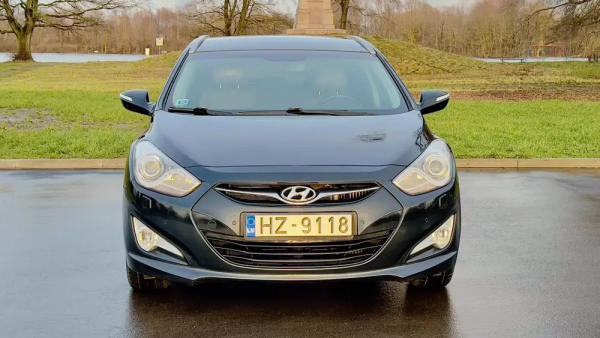 Melns Hyundai i40 2012 Rīga, ar dzinēja tilpumu 1.70 L un nobraukumu 278 tūkst. km par 4900 €, foto 6 vietnē AUTOMOTO.COM.LV