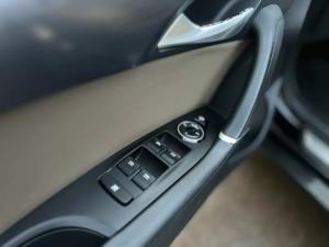 Black Hyundai i40 2012 in Riga, with an engine capacity of 1.70 L and mileage of 278 thousand km for 4900 €, photo 12 on AUTOMOTO.COM.LV