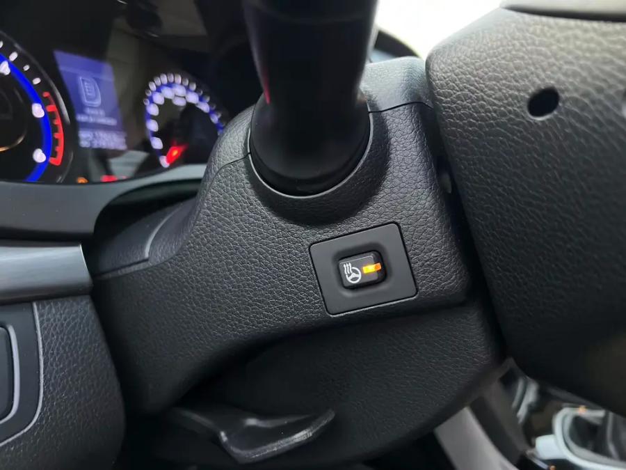 Black Hyundai i40 2012 in Riga, with an engine capacity of 1.70 L and mileage of 278 thousand km for 4900 €, photo 15 on AUTOMOTO.COM.LV
