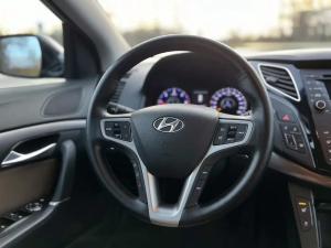Black Hyundai i40 2012 in Riga, with an engine capacity of 1.70 L and mileage of 278 thousand km for 4900 €, photo 19 on AUTOMOTO.COM.LV