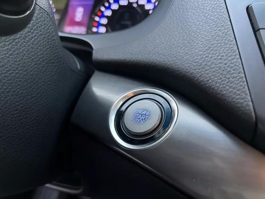 Black Hyundai i40 2012 in Riga, with an engine capacity of 1.70 L and mileage of 278 thousand km for 4900 €, photo 22 on AUTOMOTO.COM.LV