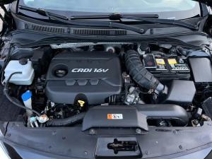Black Hyundai i40 2012 in Riga, with an engine capacity of 1.70 L and mileage of 278 thousand km for 4900 €, photo 33 on AUTOMOTO.COM.LV