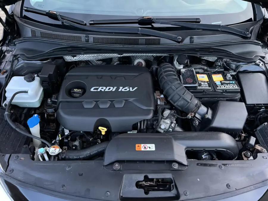 Black Hyundai i40 2012 in Riga, with an engine capacity of 1.70 L and mileage of 278 thousand km for 4900 €, photo 33 on AUTOMOTO.COM.LV