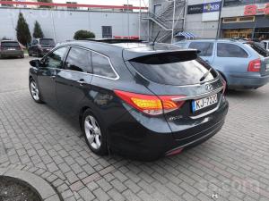 Black Hyundai i40 2012 in Riga, with an engine capacity of 1.70 L and mileage of 275 thousand km for 4300 €, photo  on AUTOMOTO.COM.LV