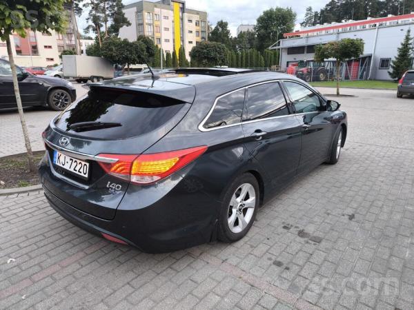 Черный Хендай и40 2012 в Рига, объемом двигателя 1.70 л и пробегом 275 тыс. км за 4300 €, фото 2 на AUTOMOTO.COM.LV