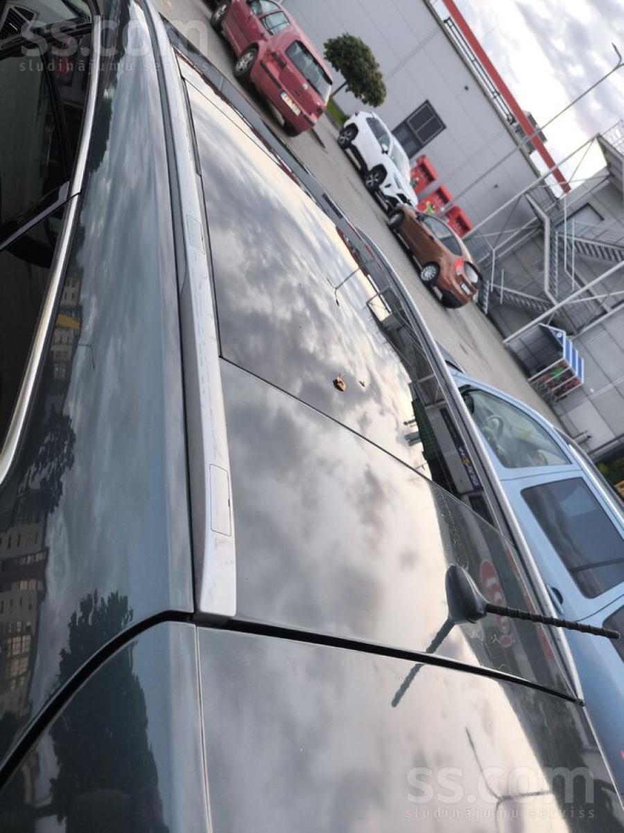 Black Hyundai i40 2012 in Riga, with an engine capacity of 1.70 L and mileage of 275 thousand km for 4300 €, photo 9 on AUTOMOTO.COM.LV