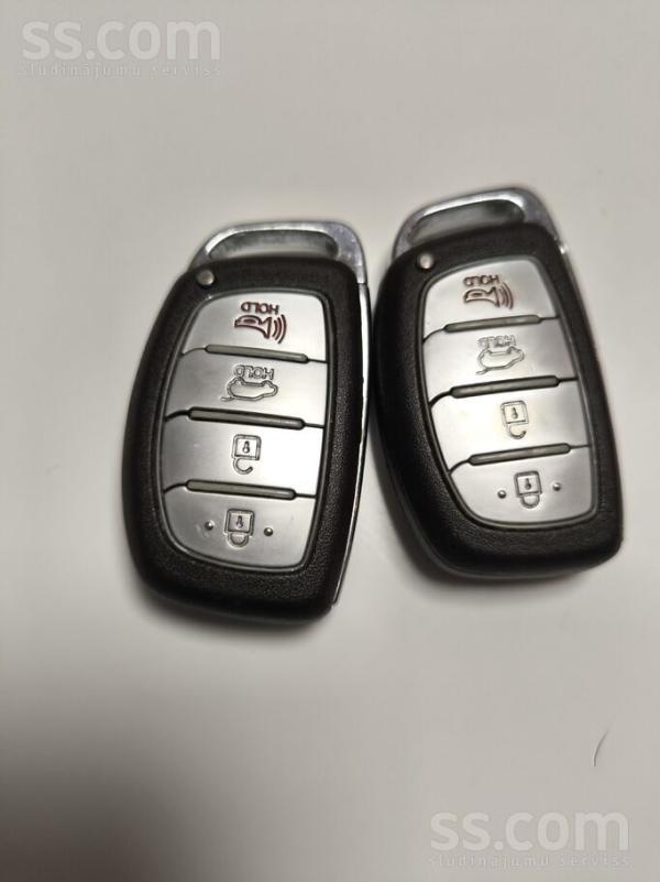 Черный Хендай и40 2012 в Рига, объемом двигателя 1.70 л и пробегом 275 тыс. км за 4300 €, фото 9 на AUTOMOTO.COM.LV