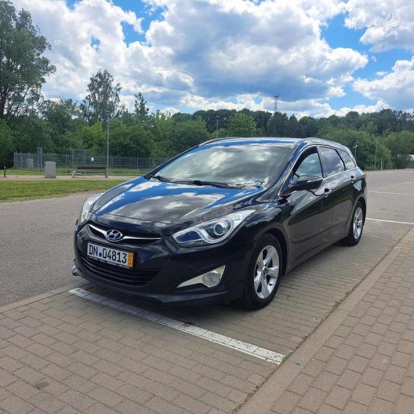 Melns Hyundai i40 2012 Viļņa, ar dzinēja tilpumu 1.69 L un nobraukumu 226 tūkst. km par 4950 €, foto 1 vietnē AUTOMOTO.COM.LV