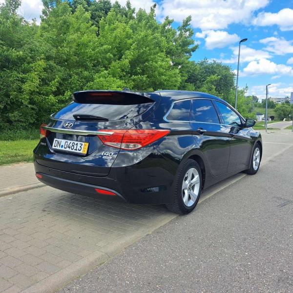 Melns Hyundai i40 2012 Viļņa, ar dzinēja tilpumu 1.69 L un nobraukumu 226 tūkst. km par 4950 €, foto 8 vietnē AUTOMOTO.COM.LV