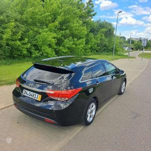 Black Hyundai i40 2012 in Vilnius, with an engine capacity of 1.69 L and mileage of 226 thousand km for 4950 €, photo 10 on AUTOMOTO.COM.LV