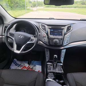 Black Hyundai i40 2012 in Vilnius, with an engine capacity of 1.69 L and mileage of 226 thousand km for 4950 €, photo 18 on AUTOMOTO.COM.LV