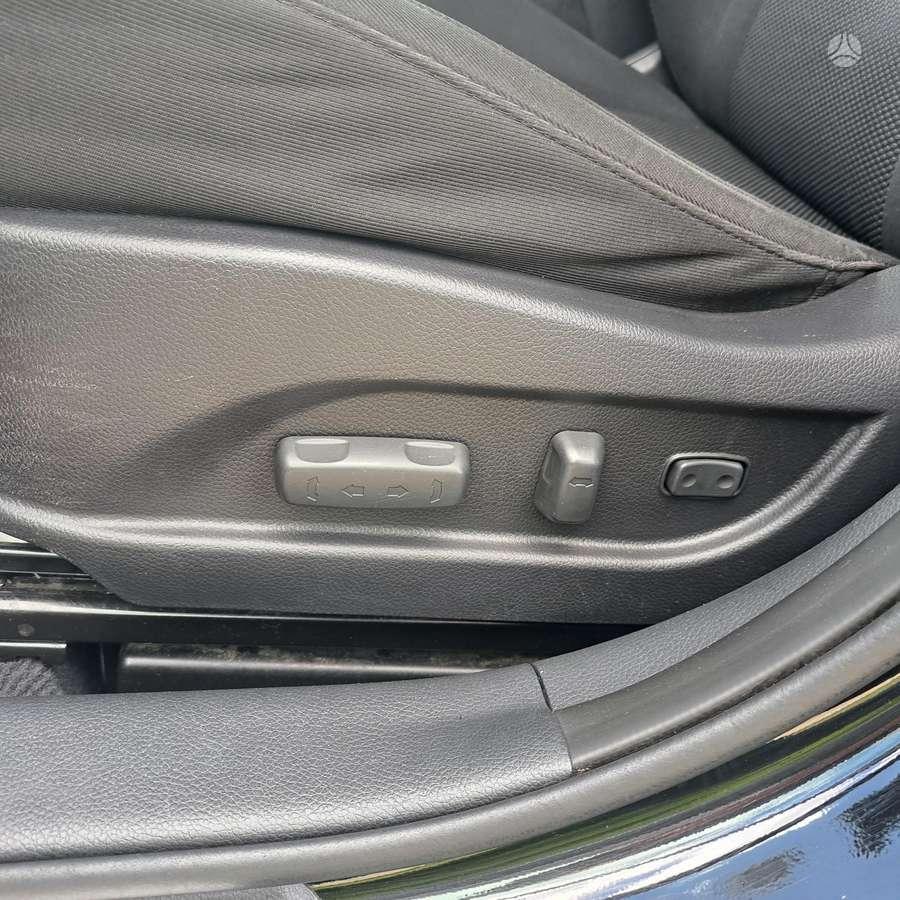 Black Hyundai i40 2012 in Vilnius, with an engine capacity of 1.69 L and mileage of 226 thousand km for 4950 €, photo 30 on AUTOMOTO.COM.LV
