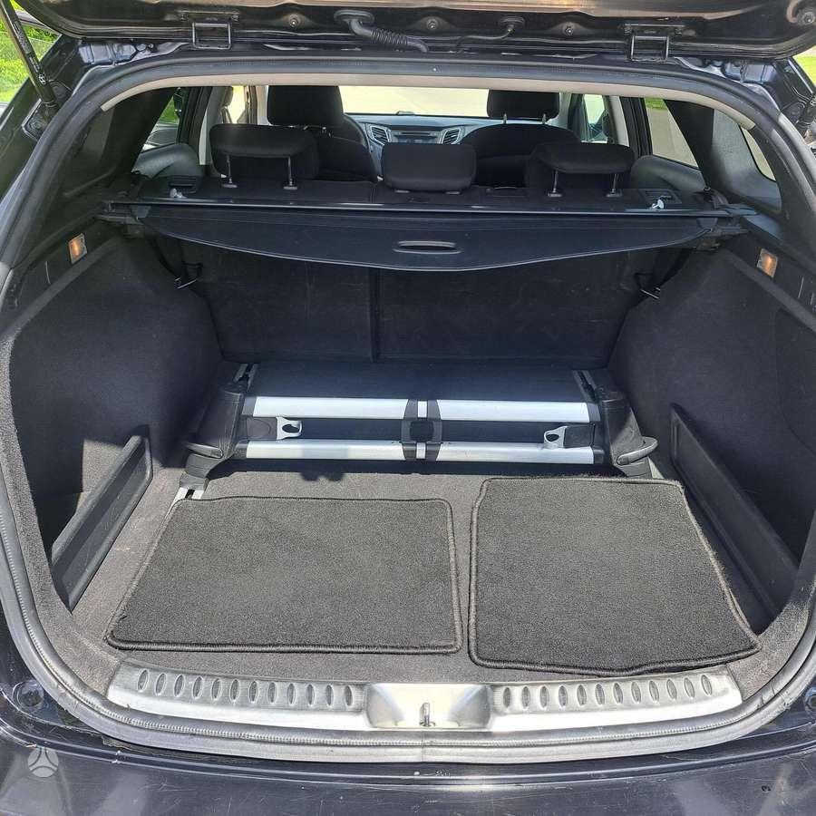 Black Hyundai i40 2012 in Vilnius, with an engine capacity of 1.69 L and mileage of 226 thousand km for 4950 €, photo 31 on AUTOMOTO.COM.LV