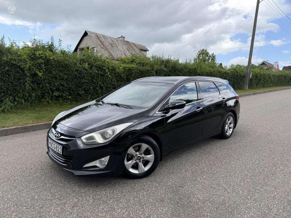 Melns Hyundai i40 2012 Viļņa, ar dzinēja tilpumu 1.69 L un nobraukumu 273 tūkst. km par 4850 €, foto 1 vietnē AUTOMOTO.COM.LV