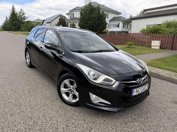 Melns Hyundai i40 2012 Viļņa, ar dzinēja tilpumu 1.69 L un nobraukumu 273 tūkst. km par 4850 €, foto 4 vietnē AUTOMOTO.COM.LV