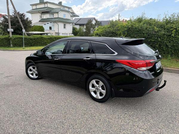 Melns Hyundai i40 2012 Viļņa, ar dzinēja tilpumu 1.69 L un nobraukumu 273 tūkst. km par 4850 €, foto 6 vietnē AUTOMOTO.COM.LV