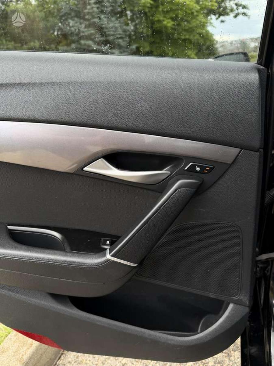 Black Hyundai i40 2012 in Vilnius, with an engine capacity of 1.69 L and mileage of 273 thousand km for 4850 €, photo 20 on AUTOMOTO.COM.LV