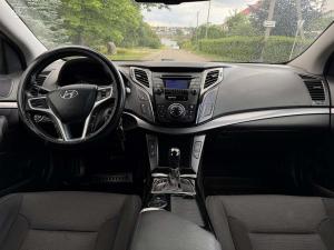 Black Hyundai i40 2012 in Vilnius, with an engine capacity of 1.69 L and mileage of 273 thousand km for 4850 €, photo 21 on AUTOMOTO.COM.LV