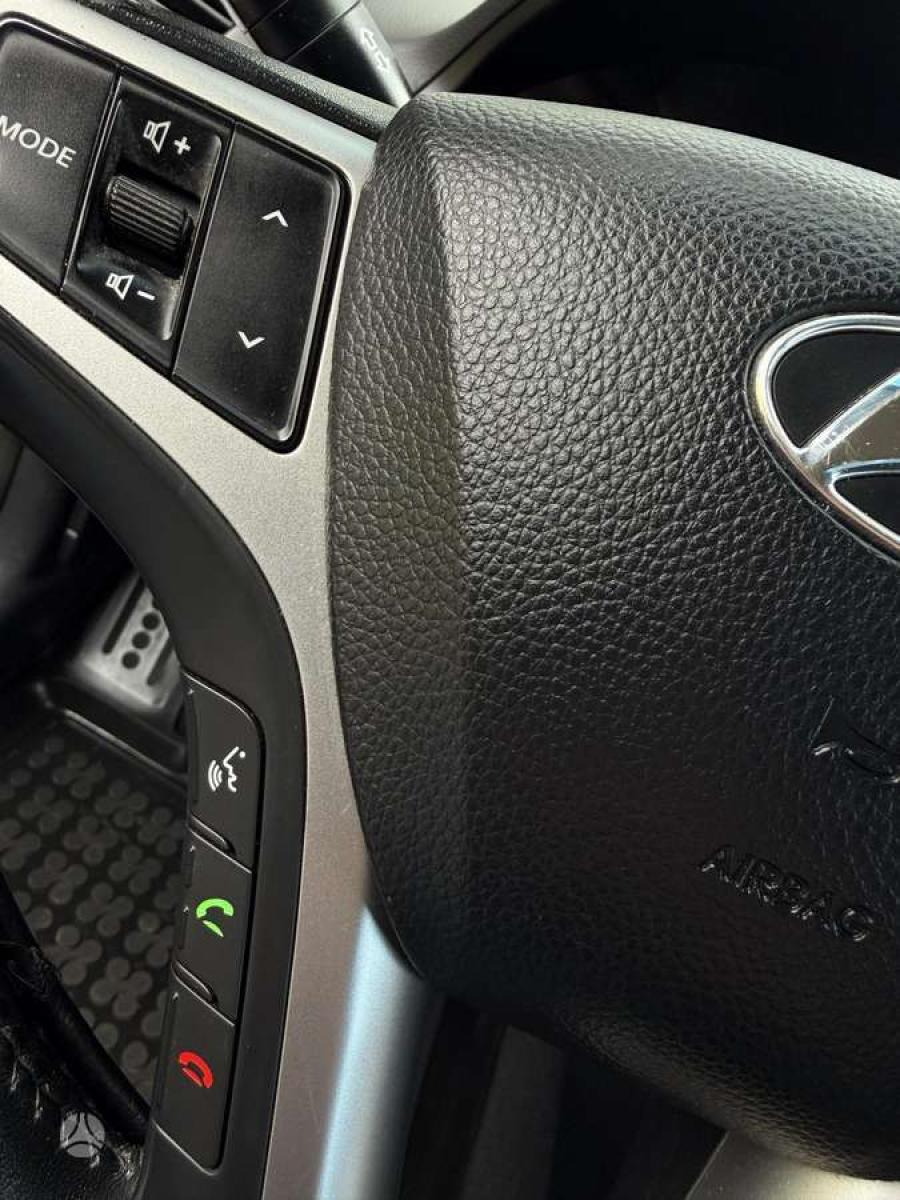 Black Hyundai i40 2012 in Vilnius, with an engine capacity of 1.69 L and mileage of 273 thousand km for 4850 €, photo 30 on AUTOMOTO.COM.LV