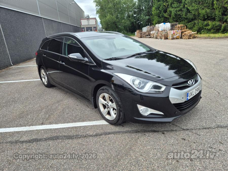Melns Hyundai i40 2012 Pērnava, ar dzinēja tilpumu 1.60 L un nobraukumu 244 tūkst. km par 3999 €, foto 4 vietnē AUTOMOTO.COM.LV