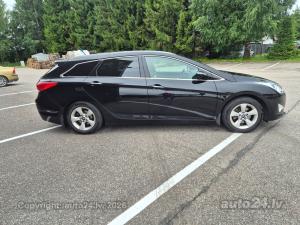 Melns Hyundai i40 2012 Pērnava, ar dzinēja tilpumu 1.60 L un nobraukumu 244 tūkst. km par 3999 €, foto 5 vietnē AUTOMOTO.COM.LV