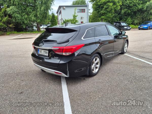 Melns Hyundai i40 2012 Pērnava, ar dzinēja tilpumu 1.60 L un nobraukumu 244 tūkst. km par 3999 €, foto 5 vietnē AUTOMOTO.COM.LV