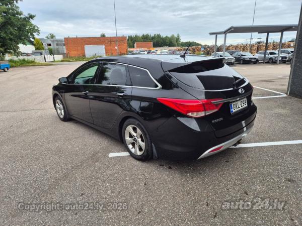 Melns Hyundai i40 2012 Pērnava, ar dzinēja tilpumu 1.60 L un nobraukumu 244 tūkst. km par 3999 €, foto 6 vietnē AUTOMOTO.COM.LV