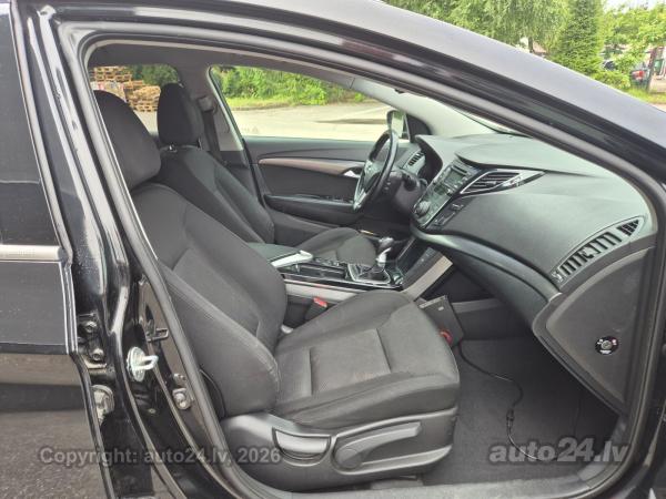 Melns Hyundai i40 2012 Pērnava, ar dzinēja tilpumu 1.60 L un nobraukumu 244 tūkst. km par 3999 €, foto 10 vietnē AUTOMOTO.COM.LV