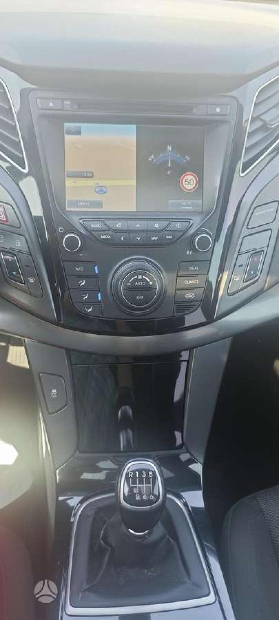 Melns Hyundai i40 2012 Kauņa, ar dzinēja tilpumu 1.69 L un nobraukumu 230 tūkst. km par 4399 €, foto 20 vietnē AUTOMOTO.COM.LV
